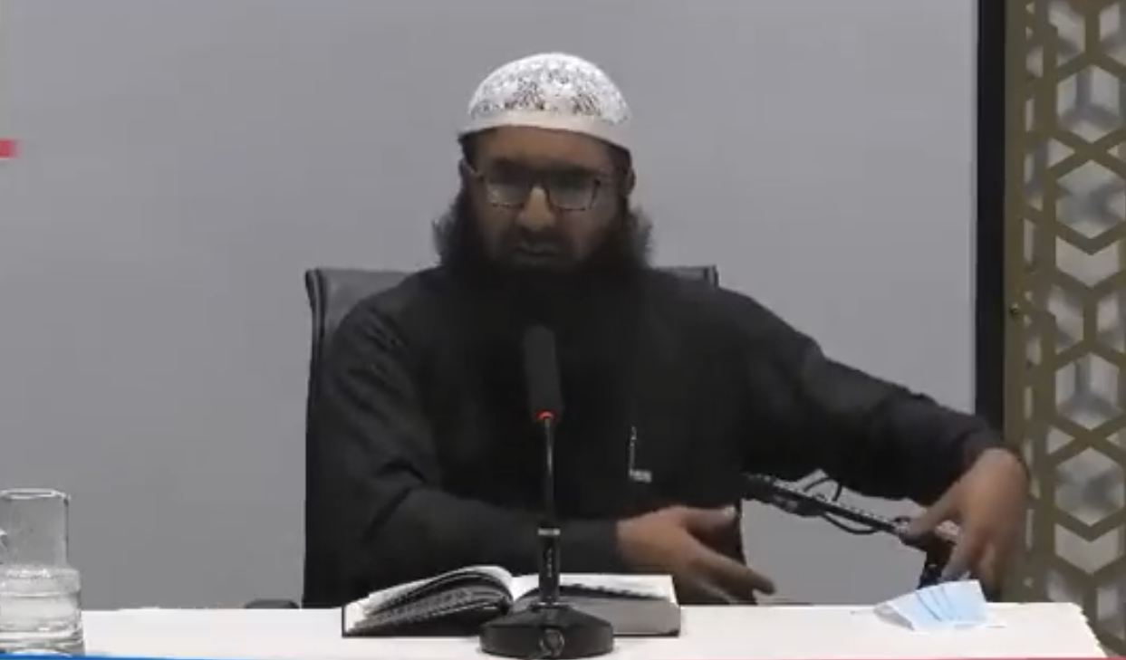 Un imam di Birmingham spiega come lapidare le donne Voce News